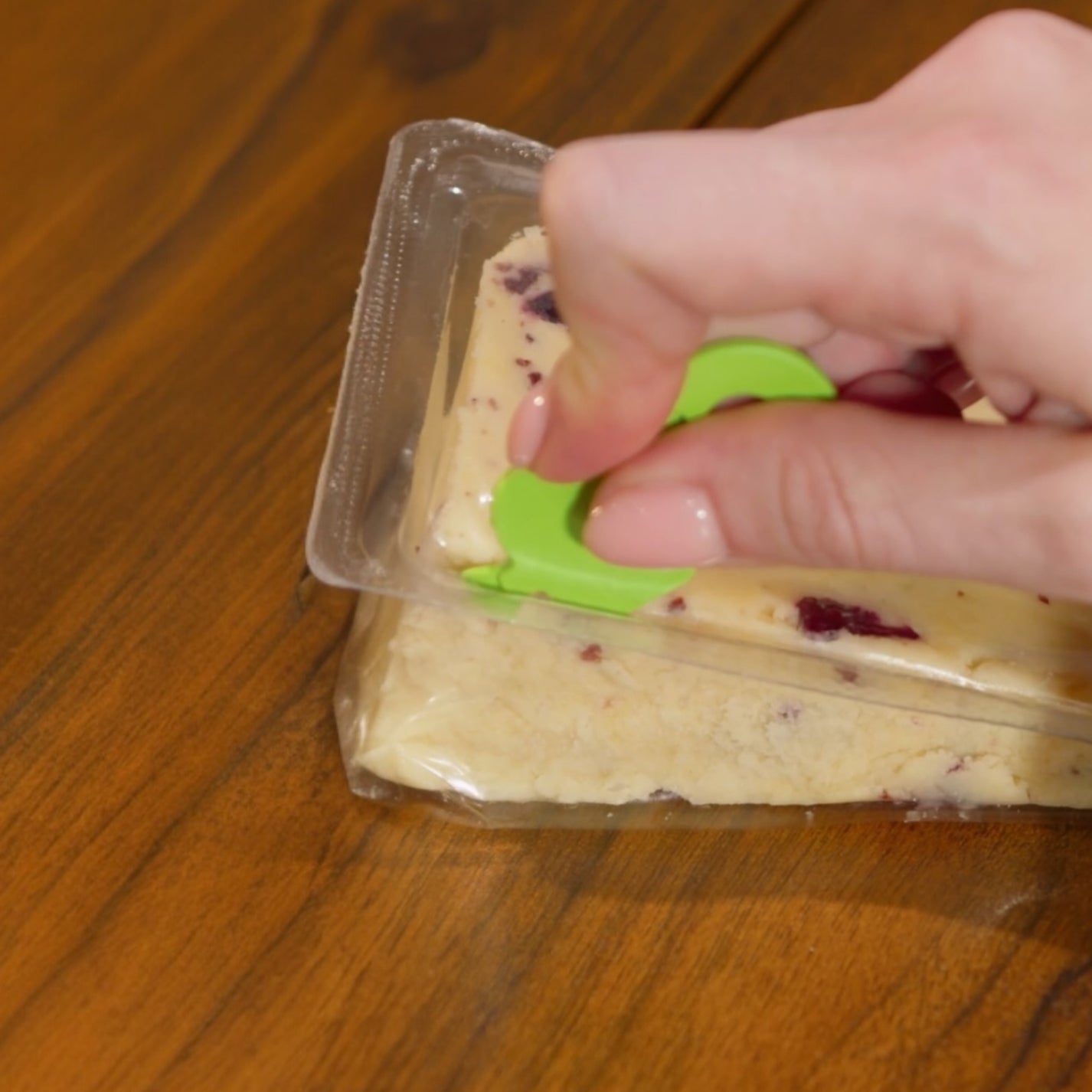 Keysie 4-Pack | Multi-Purpose Nail Saving Keyring Attachment – KEYSIE