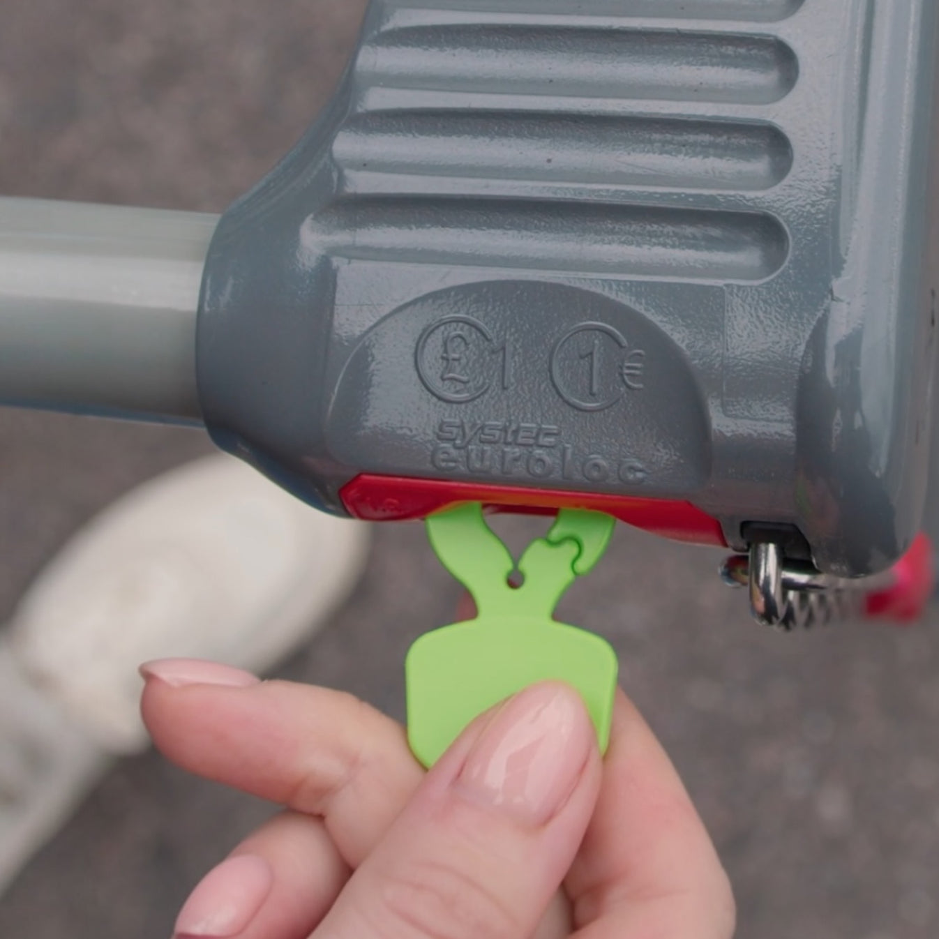 Keysie 4-Pack | Multi-Purpose Nail Saving Keyring Attachment – KEYSIE